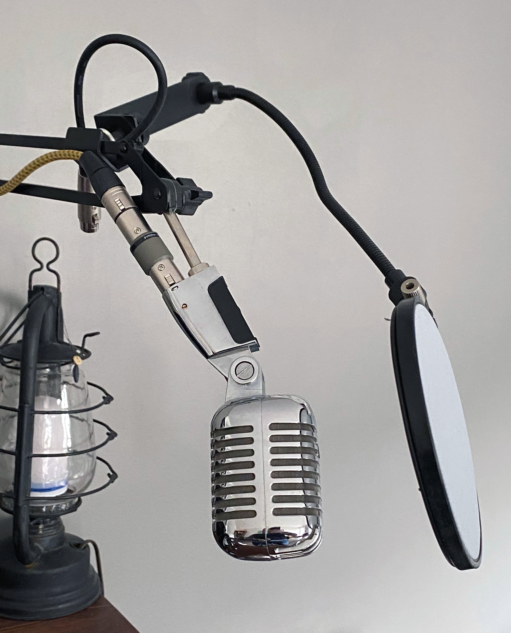 Adding a little punch to the microphone – Mazerius